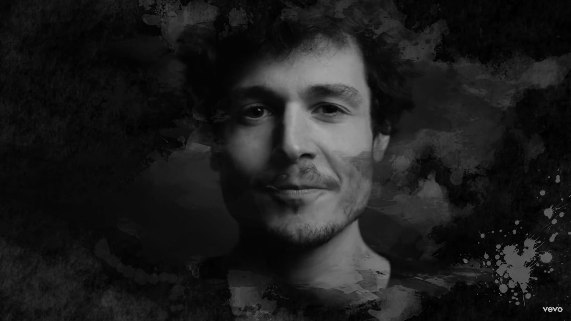 Miki estrena el videoclip de "Escriurem", un trabajo cargado de ...