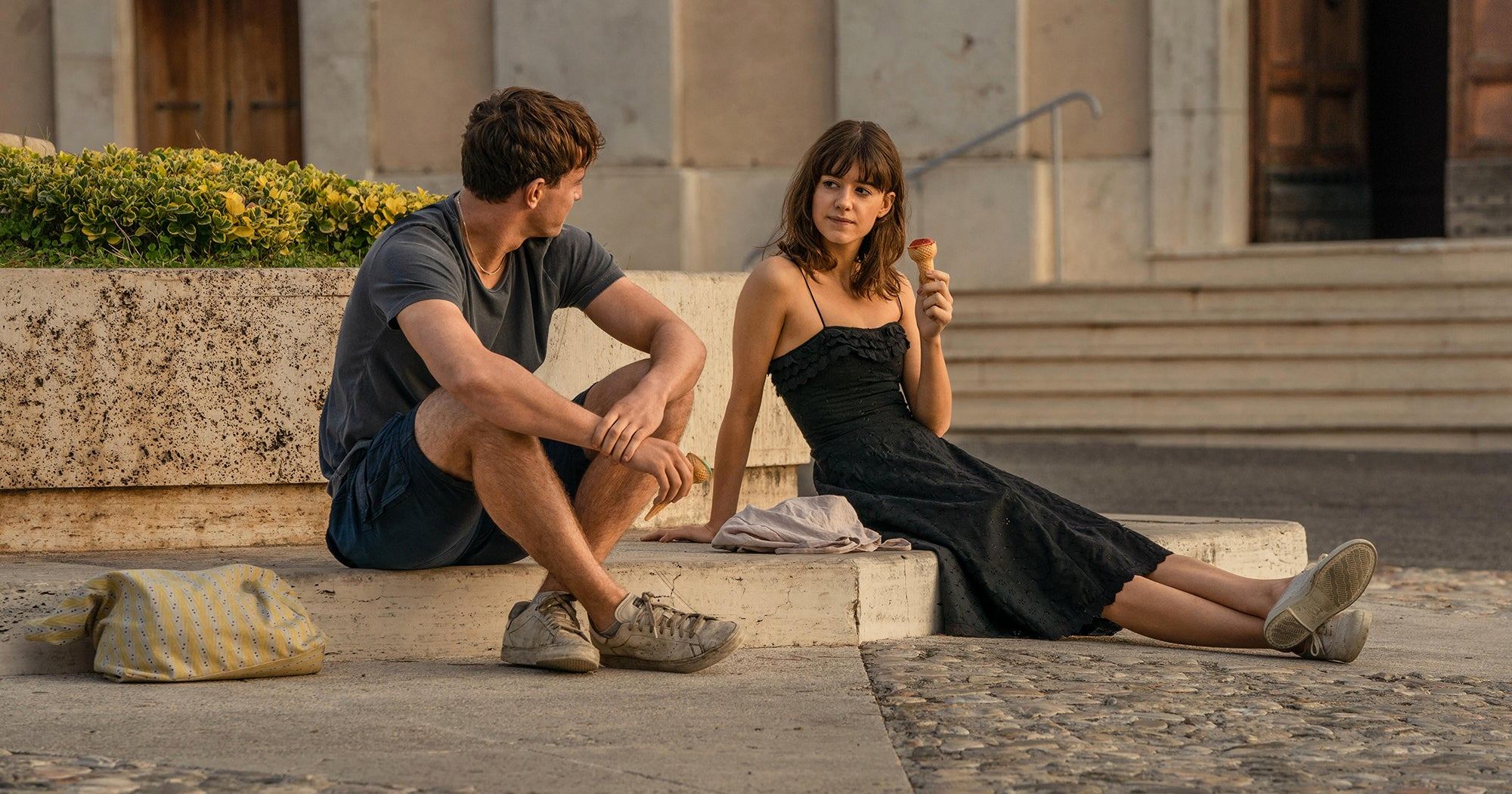 Crítica: 'Normal People' es íntima, preciosa y real - MEW Magazine