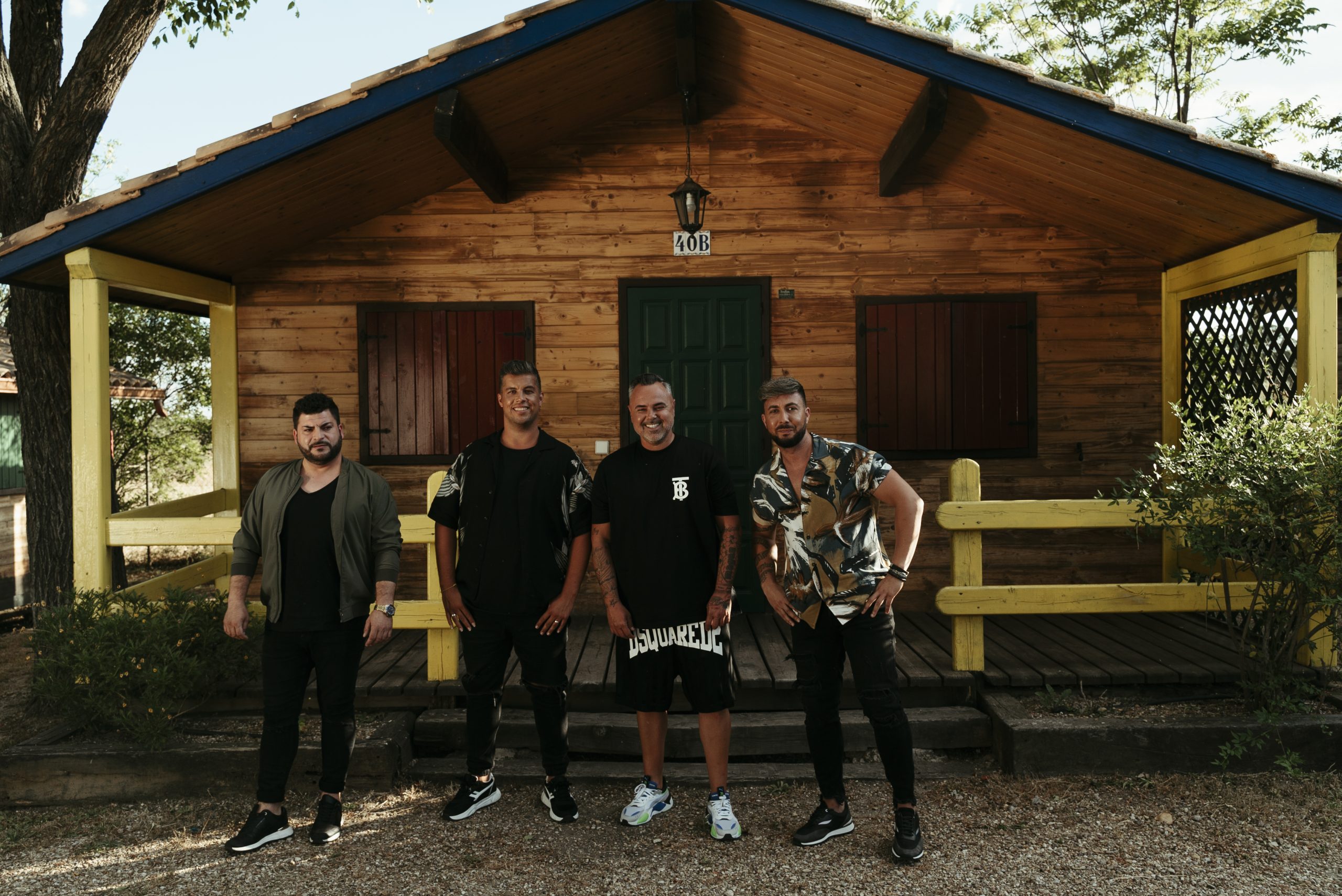 Decai celebra sus 15 años de carrera con ‘La Casita’ junto a Juan Magán ...