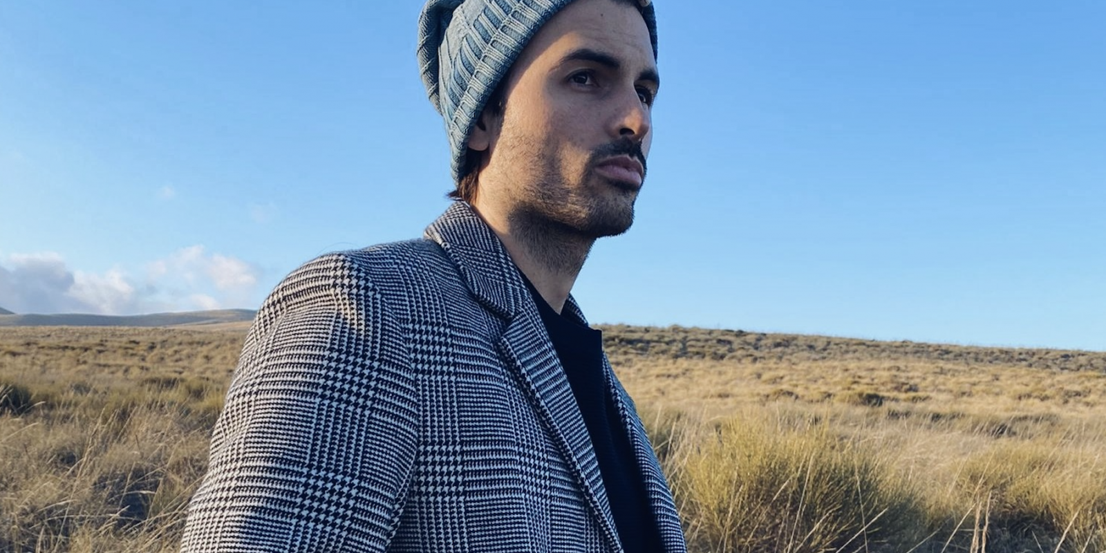 Cris Gárez presenta 'Me pides perdón' - MEW Magazine